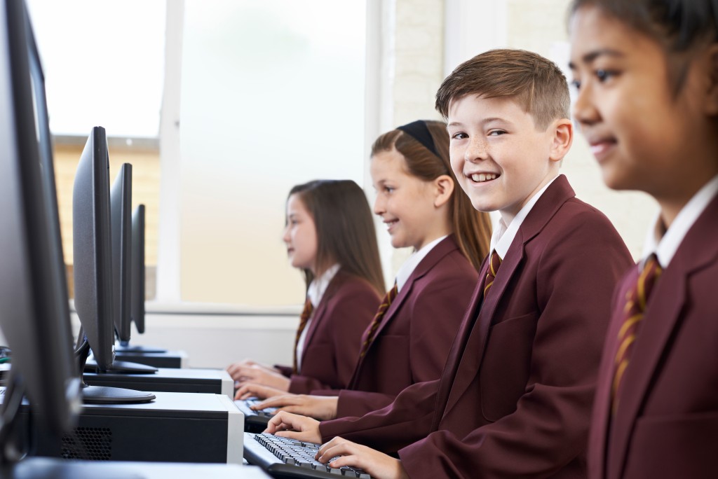 Elements that Define a Christian Based School System | Newportfire